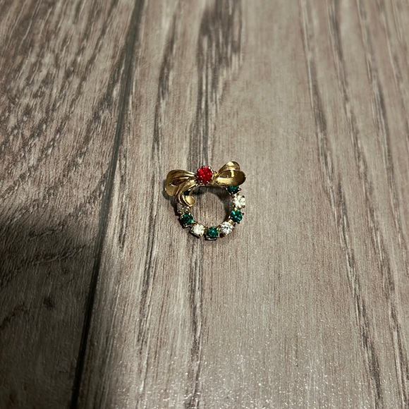 Accessories | Vintage Christmas Wreath Pin | Poshmark